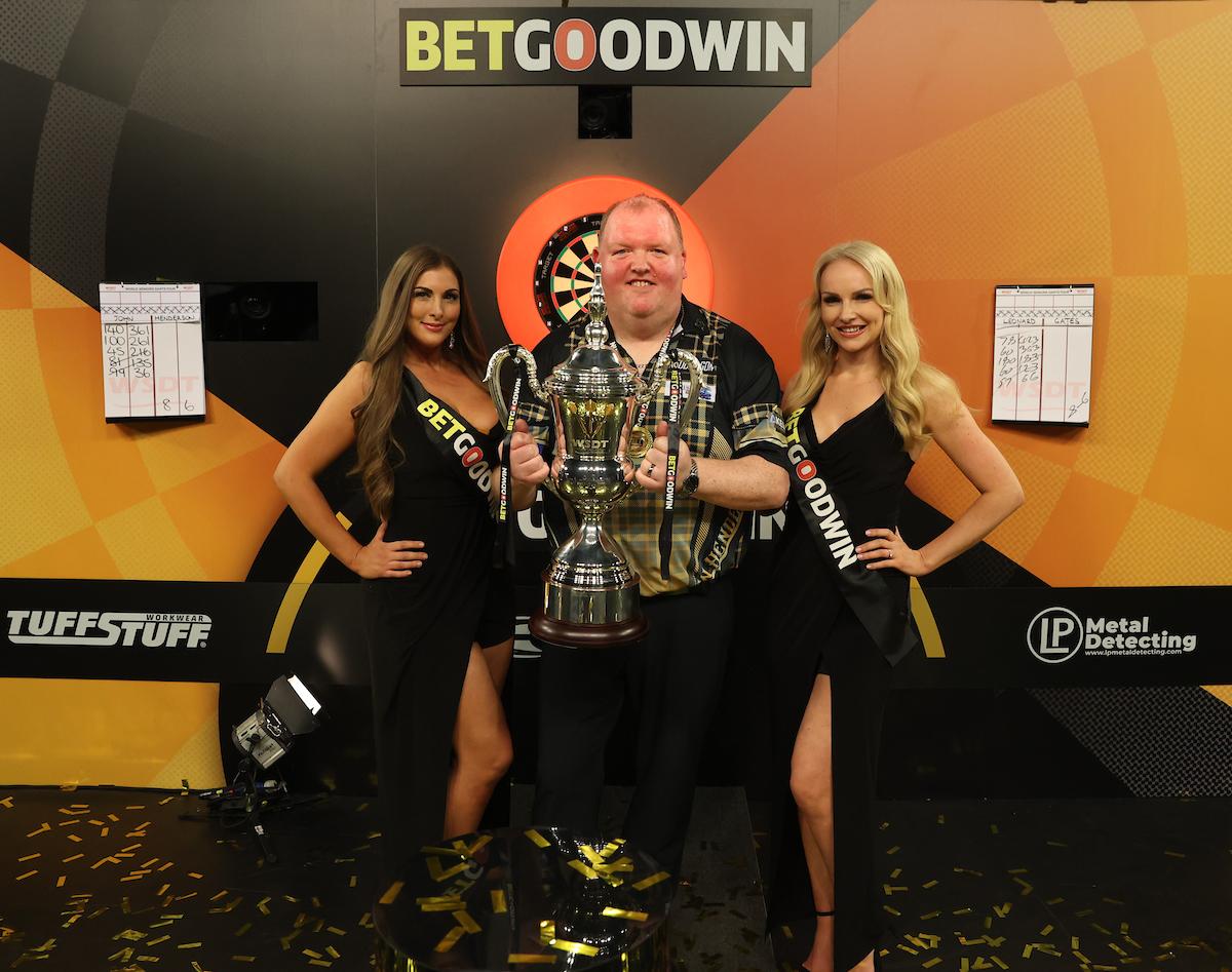 John Henderson clinches World Seniors Matchplay title - LiveDarts